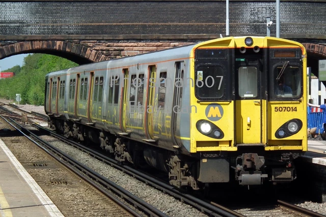 CLASS 507 507014, 3 car EMU, in MerseyRail Grey at Hooton £0.95 ...