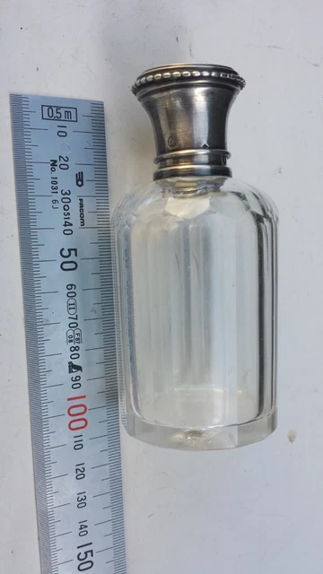 ANCIEN FLACON DE toilette en verre à facettes avec bouchon en argent ...