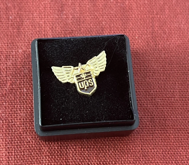 UPS UNITED PARCEL Service Uniform Service Pin Transportation Rare Wings ...