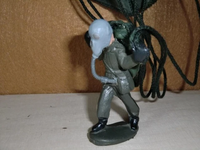 DDR SPIELZEUG NVA Soldaten Figuren Fallschirmjäger TSM EUR 10,00 ...