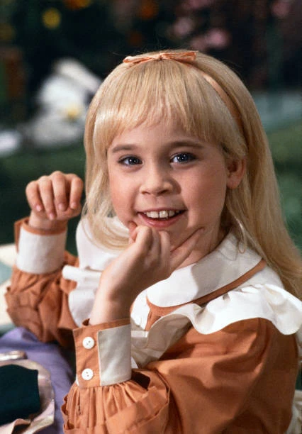 NATALIE GREGORY IN Alice In Wonderland 1985 OLD TV PHOTO 1 $9.00 - PicClick AU