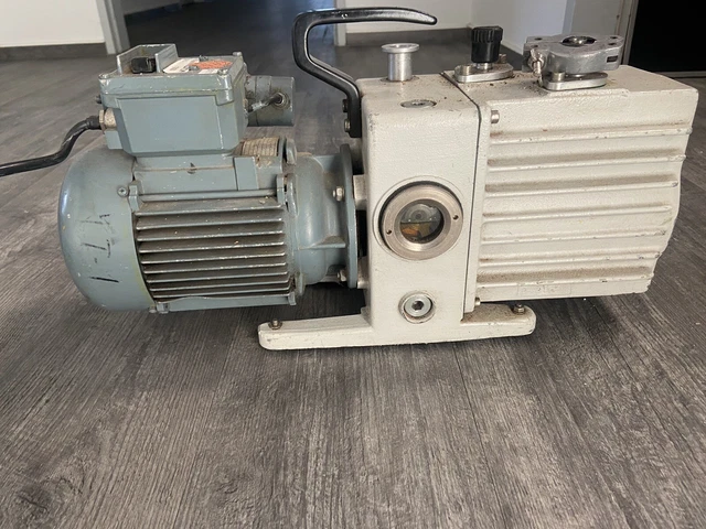 LEYBOLD HERAEUS TRIVAC D4A Drehschieber Vakuum Pumpe Rotary Vane Vacuum ...
