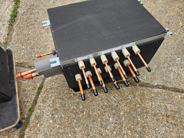 DAIKIN BS6Q14AV1B BS6Q14A Air Conditioning VRV BS Box Branch 6 way £ ...