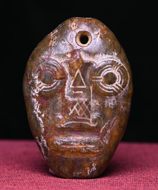 6CM CULTURE OLD Jade People Head Face Yubi Pendant Tête comme un visage ...