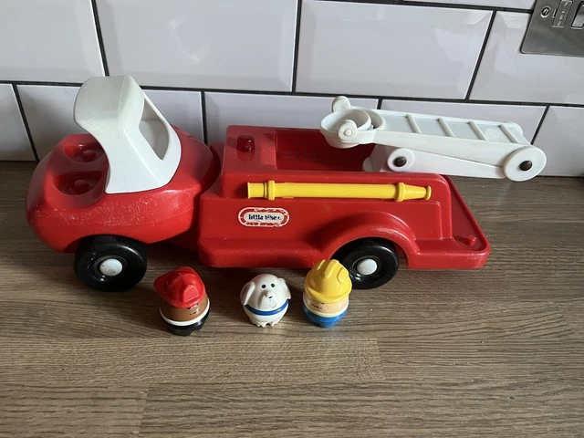 VINTAGE LITTLE TIKES Fire Truck Engine Complete with 3 Firemen & 1 Dog ...