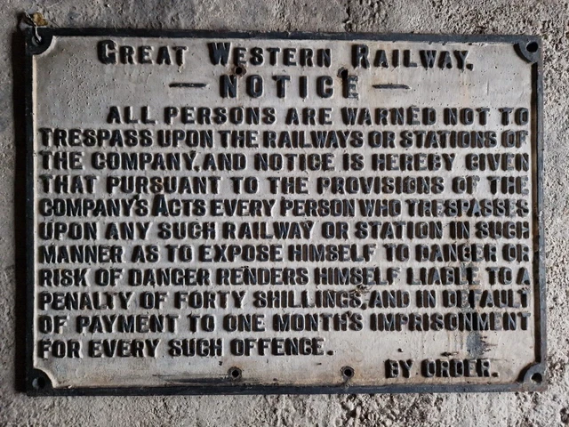 GWR CAST IRON Railway Sign Great Western Railway Trespass Trespassing ...