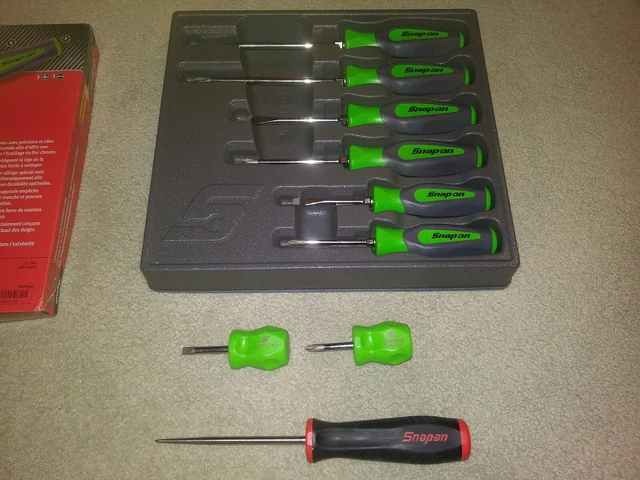 SNAP ON TOOLS 8 pc Instinct Combination Screwdriver Set & AWL - SHDX60G ...