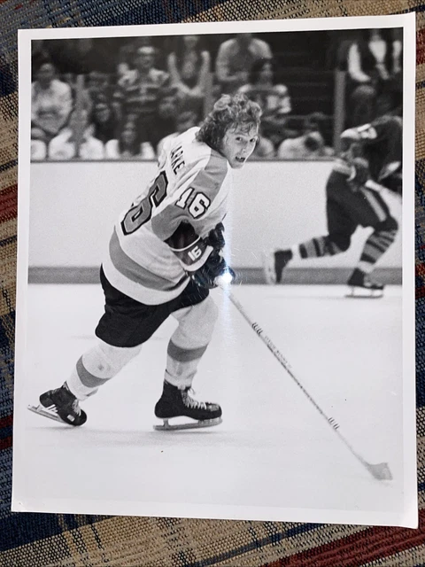 1970S NHL HOCKEY Robert Shaver Type 1 Photo Bobby Clarke Philadelphia ...