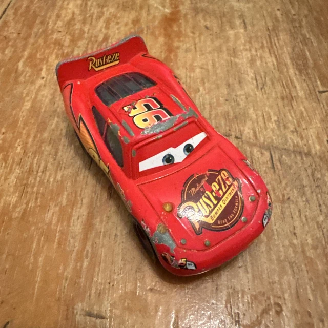 DISNEY PIXAR CARS Rust Eze Lightning McQueen 2016 Mattel £3.00 ...