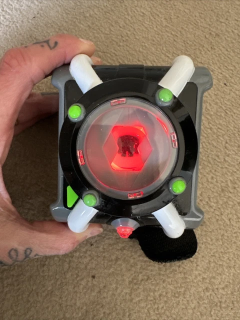 BEN 10 ULTIMATE Omnitrix Deluxe FX Watch Lights Sounds Toy Alien Force ...