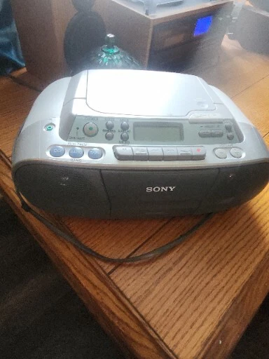 SONY CFD-S01 CD/RADIO/CASSETTE boombox lecteur de cassette ne ...