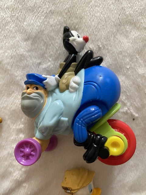 1993 WARNER BROS Vintage Toy Figure Yakko Riding Ralph Guard Animaniacs ...