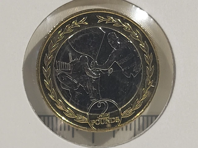 (L1182) 2022 ISLE of Man Two Pounds Coin - TT Flag Marshal £2 £4.37 ...