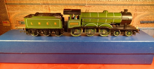 TRIANG HORNBY R866 Class B12 Green LNER Livery 8509 4-6-0 Loco & Tender ...