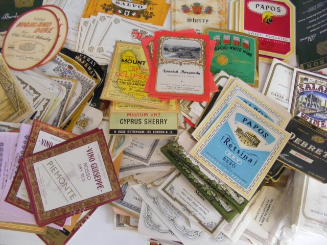 VINTAGE MASSIVE LOT of bottle labels from 1970/80s wine,sherry,whiskey ...