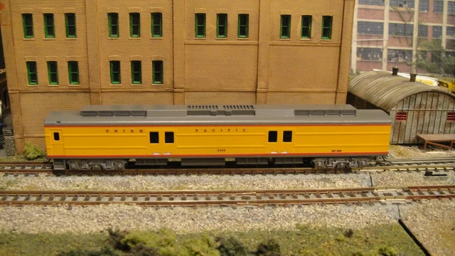 N SCALE UNION Pacific Big Boy Tour power car 2055 Excursion Passenger ...