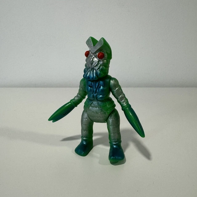 ULTRAMAN ALIEN BALTAN Bullmark Sofubi Ultra Kaiju Japanese Toy / 9cm ...