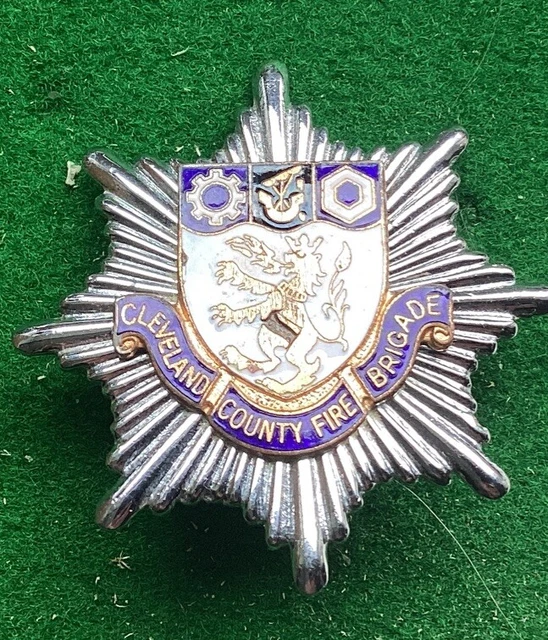 CLEVELAND COUNTY FIRE Brigade Cap Badge £11.99 - PicClick UK