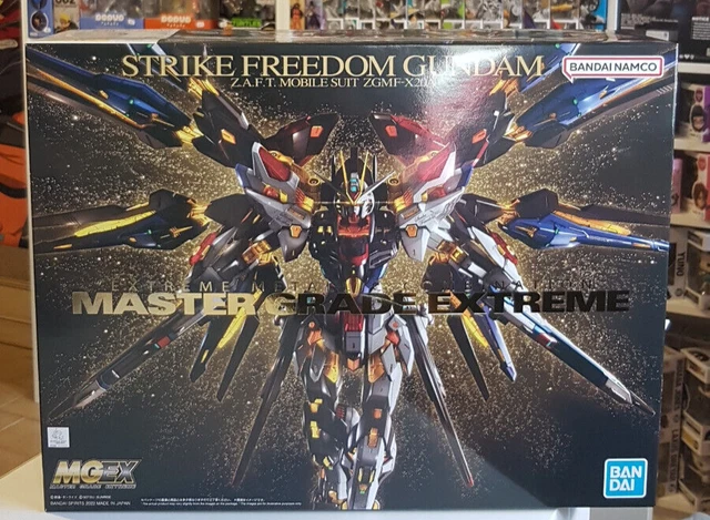 FIGURINE GUNPLA GUNDAM Master Grade Extreme Strike Freedom 18 cm Bandai ...