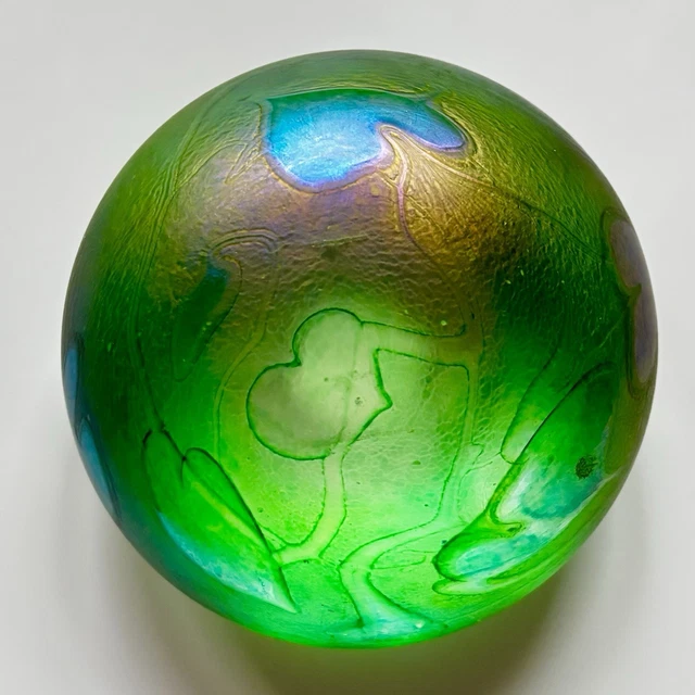 KRIS HEATON, NEO Art Glass, Green Iridescent Paperweight £50.00 ...