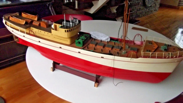 LARGE 44& RC Model Hull Trawler. Model Boat. R/C Model Fishing Boat. £ ...