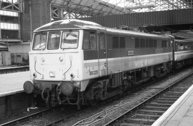 ORIGINAL RAILWAY 35MM B/W Negative Class 86 No 86225 British Railways ...