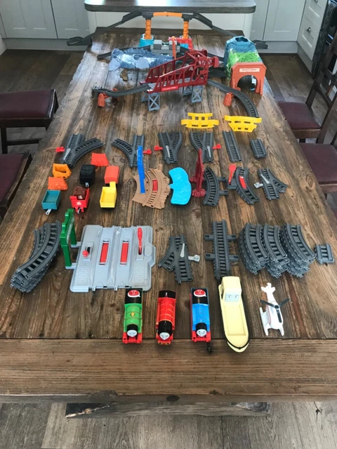 THOMAS AND FRIENDS trackmaster bundle: track, bridges, tunnels, trains £49.99 - PicClick UK