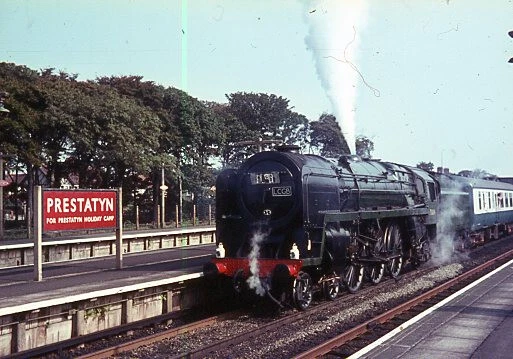 ORIGINAL COLOUR SLIDE of 70004 BR Britannia steam loco £5.50 - PicClick UK