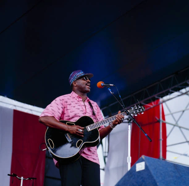 TAJ MAHAL PERFORMS On Stage 1988 Singer Music OLD PHOTO $9.00 - PicClick AU