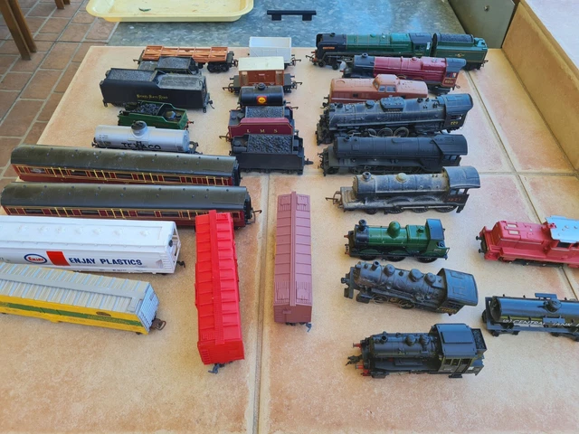 HO SCALE USED model trains locomotive and carriages. EUR 30,25 ...