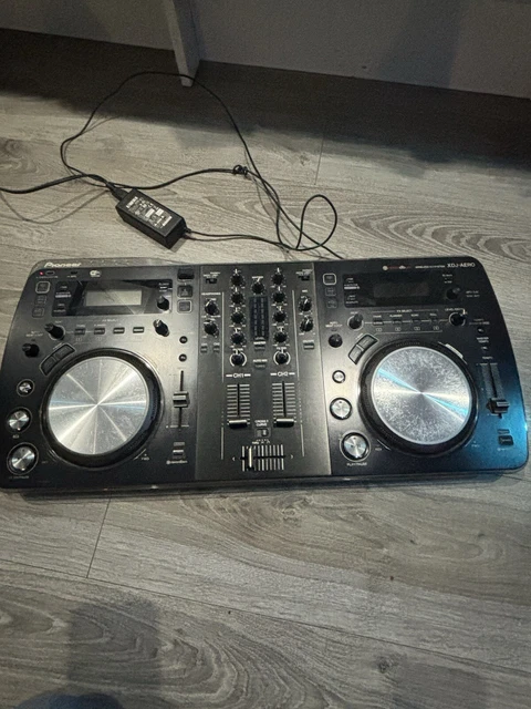 PIONEER XDJ-AERO WIRELESS All-In-One DJ System Controller - READ ...
