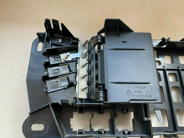 AUDI A6 4F Sicherungskasten Halter Kofferraum - 4F0971845 EUR 20,00 ...