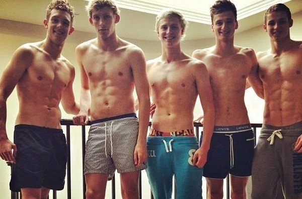 PHOTO 4X6 P2069 mâle sans chemise mâle frat garçon jocks collège gars ...