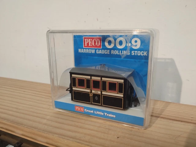 PECO (009) GR-555 FR Bug Box Coach 3rd Class Victorian Livery. £35.00 ...