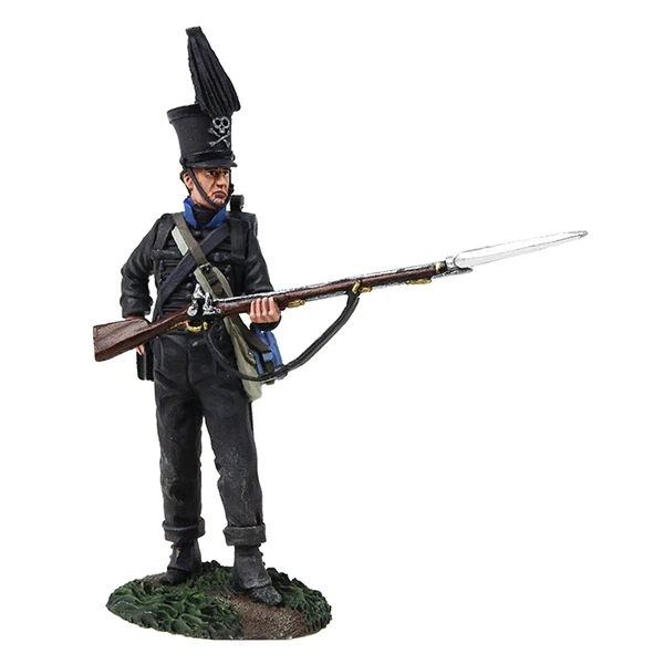 BRITAINS 36154 - Brunswick Leib Battalion Reaching for Cartridge No.1 ...