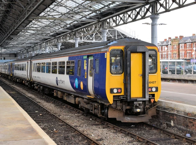 CLASS 156 NO 156427 n northern at southport £1.00 - PicClick UK