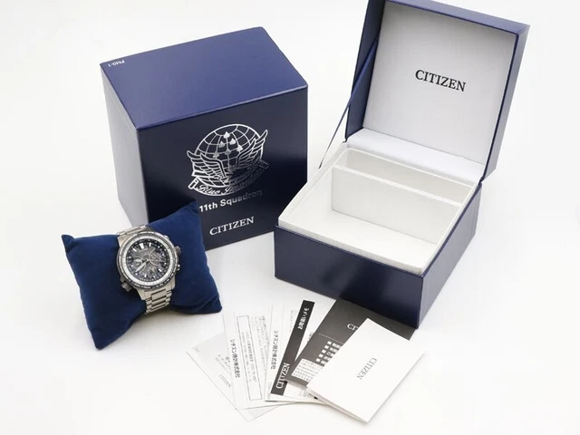 OROLOGIO CITIZEN PROMASTER Blue Impulse CC7015-63E con scatola EUR 1. ...