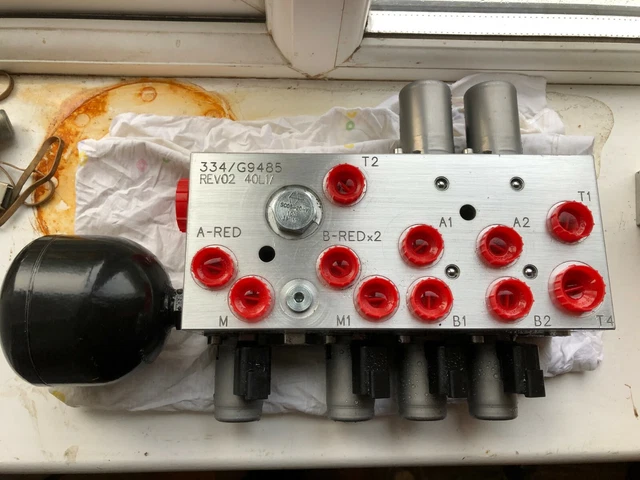 GENUINE JCB 3CX, 4Cx, 5Cx Pilot Manifold Valve P/N 334/G9485 £1,200.00 ...