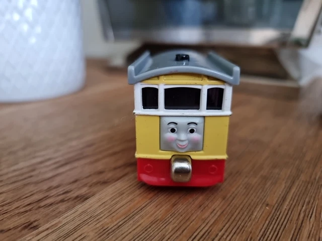 TAKE ALONG N play Thomas The Tank Engine & Friends Train - FLORA 2009 £ ...