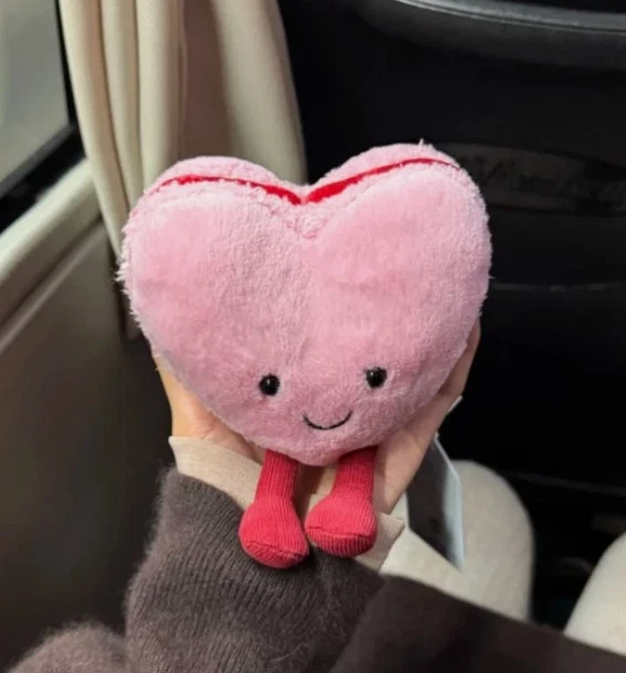 JELLYCAT AMUSEABLES COLETTE Heart Macaron - Exclusive, New With Tags £ ...