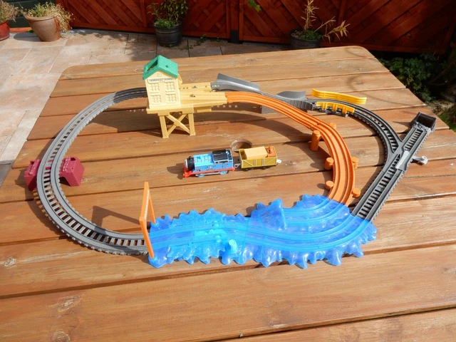 THOMAS THE TANK Engine Trackmaster Brendam Docks Play set £10.99 ...