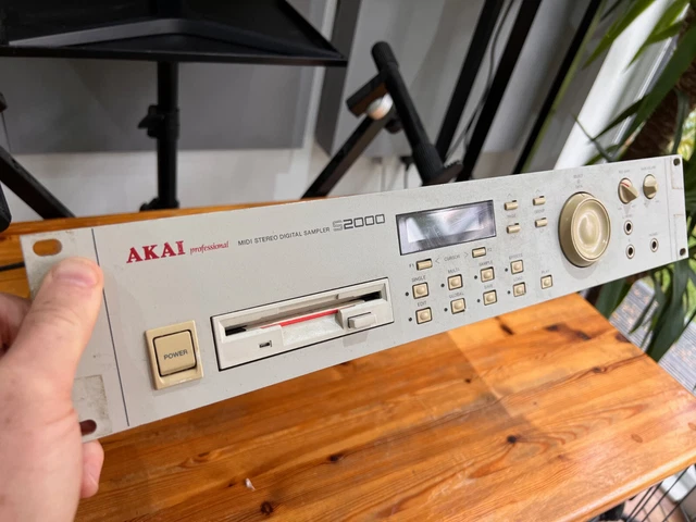 AKAI PROFESSIONAL S2000 Midi Stereo Digital Sampler ( Fully Working ) £100.00 - PicClick UK