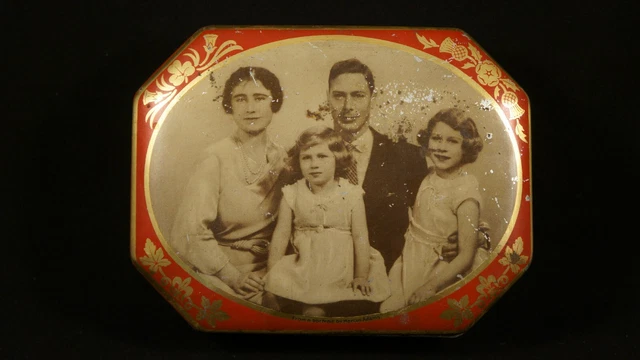 VINTAGE TIN CAN - Royal Family Picture - King George VI, Elizabeth ...