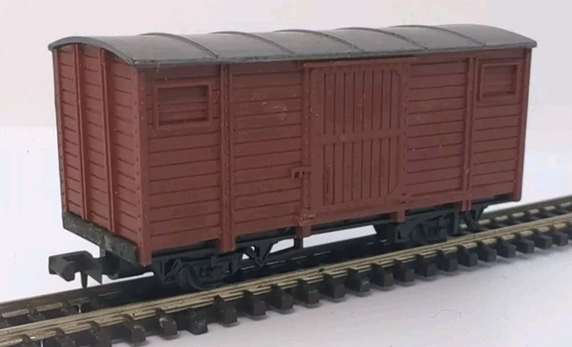 SCARCE PECO OO9 Hoe Kit Built Goods Van Grey Roof Narrow Gauge Model ...