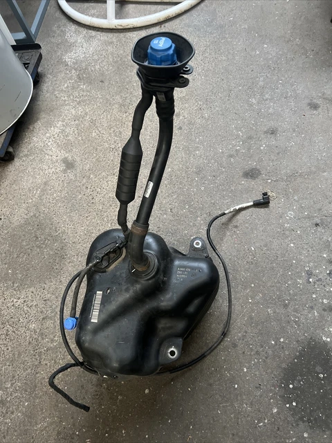 MERCEDES SPRINTER ADBLUE Tank and Pipe P/N A9064701700 & A9064701520 ...