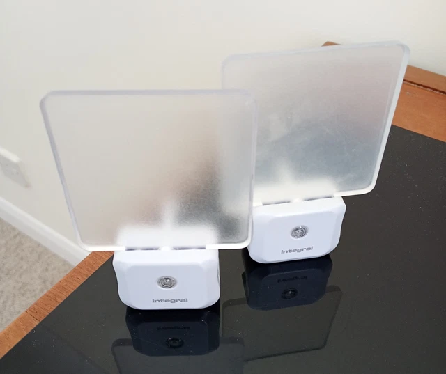 2 X INTEGRAL LED Night Light Plug-In Dusk to Dawn £4.91 - PicClick UK