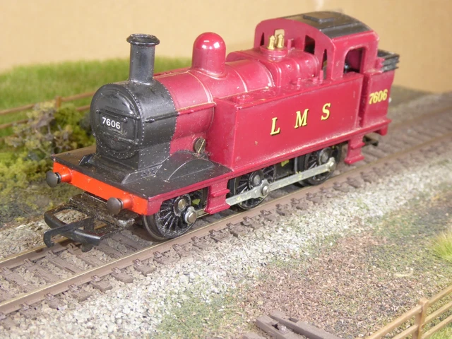 TRI-ANG 00 GAUGE LMS Class 3F Jinty Steam Tank Loco no 7606 0-6-0T in ...
