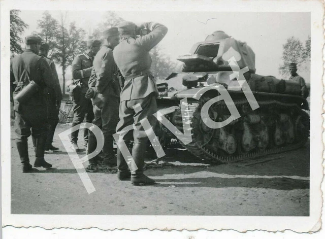 FOTO WK2 FRANZ. Panzer Pik tank réservoir Beute Soldaten Wehrmacht ...