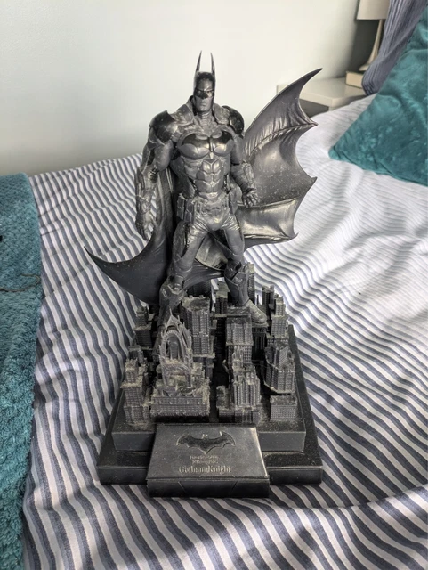 BATMAN GOTHAM CITY Light Up Statue from Arkham Knight Collector's ...