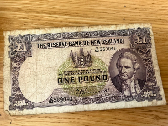 THE RESERVE BANK of New Zealand One Pound Note / Banknote C52 569040 £5 ...
